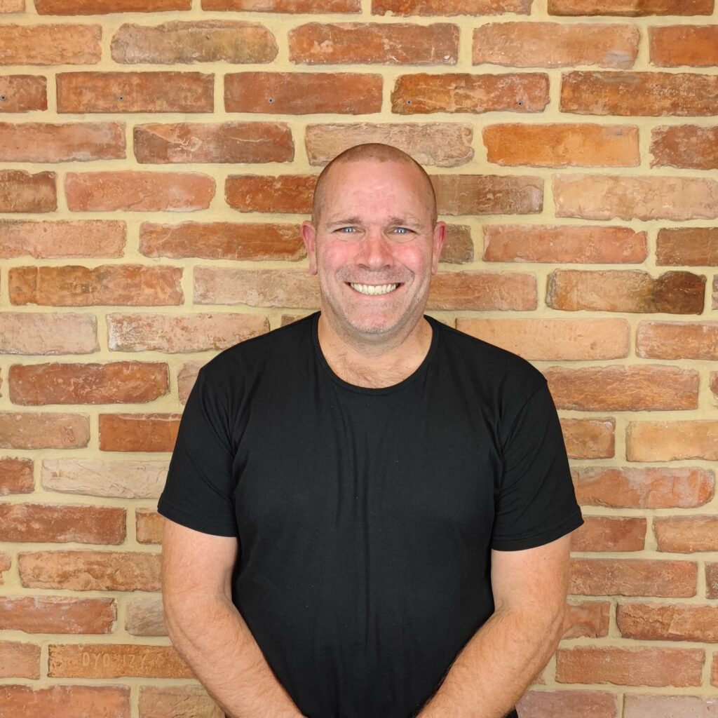 Milton Eaton – Sherlock – Centrum Języków Obcych